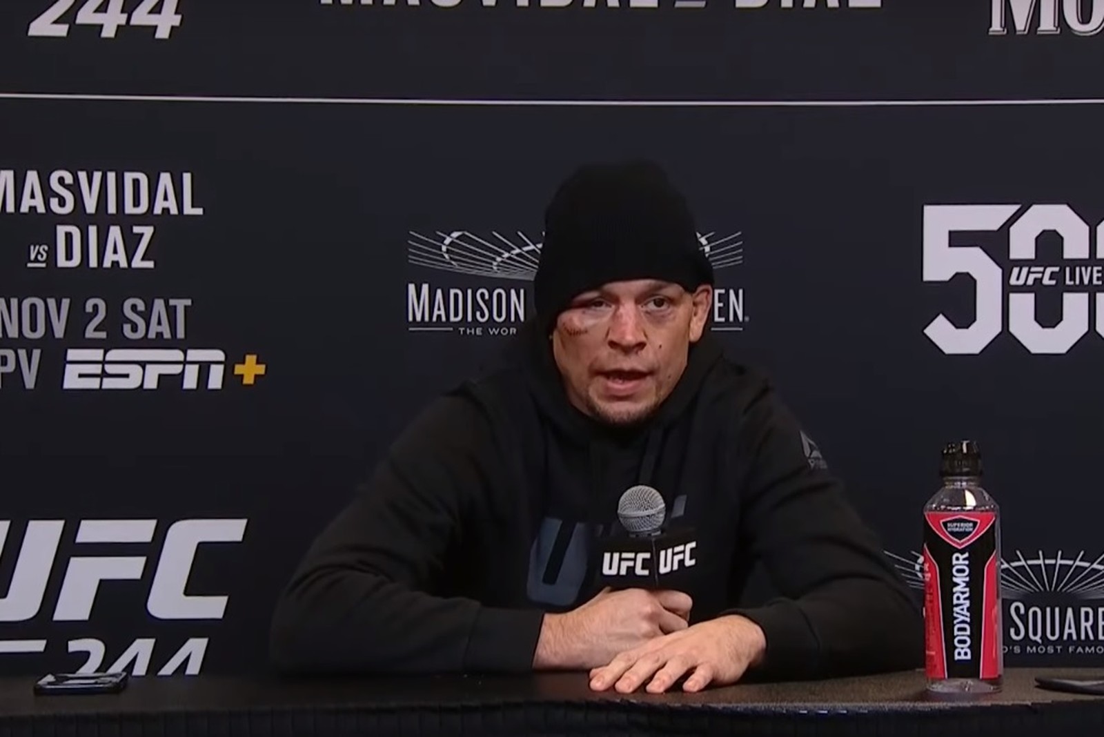 IMAGEM FORTE: Nate Diaz sofre corte profundo no UFC 244