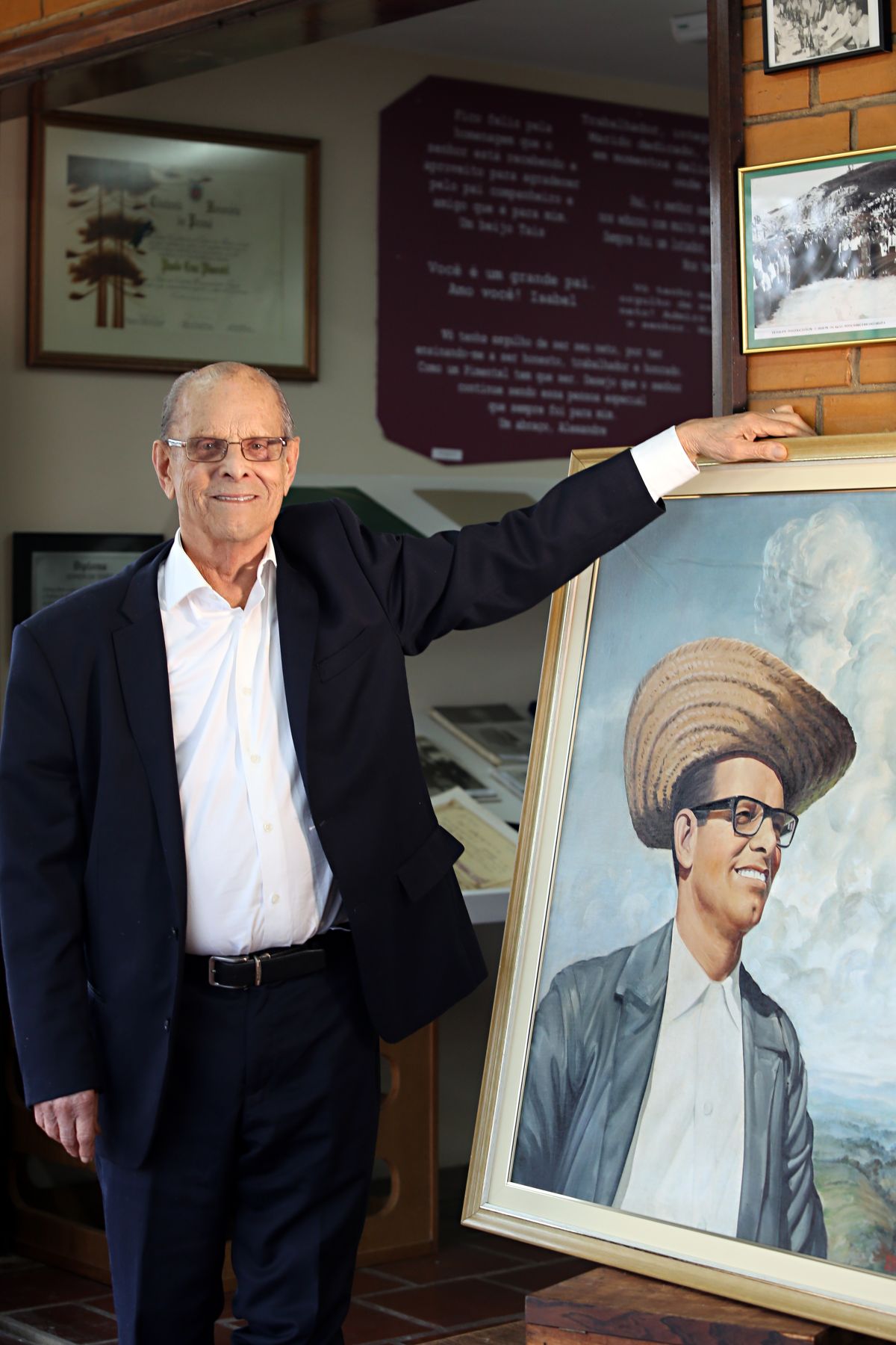 Completando 90 anos, Paulo Pimentel dá uma aula de administração e ...