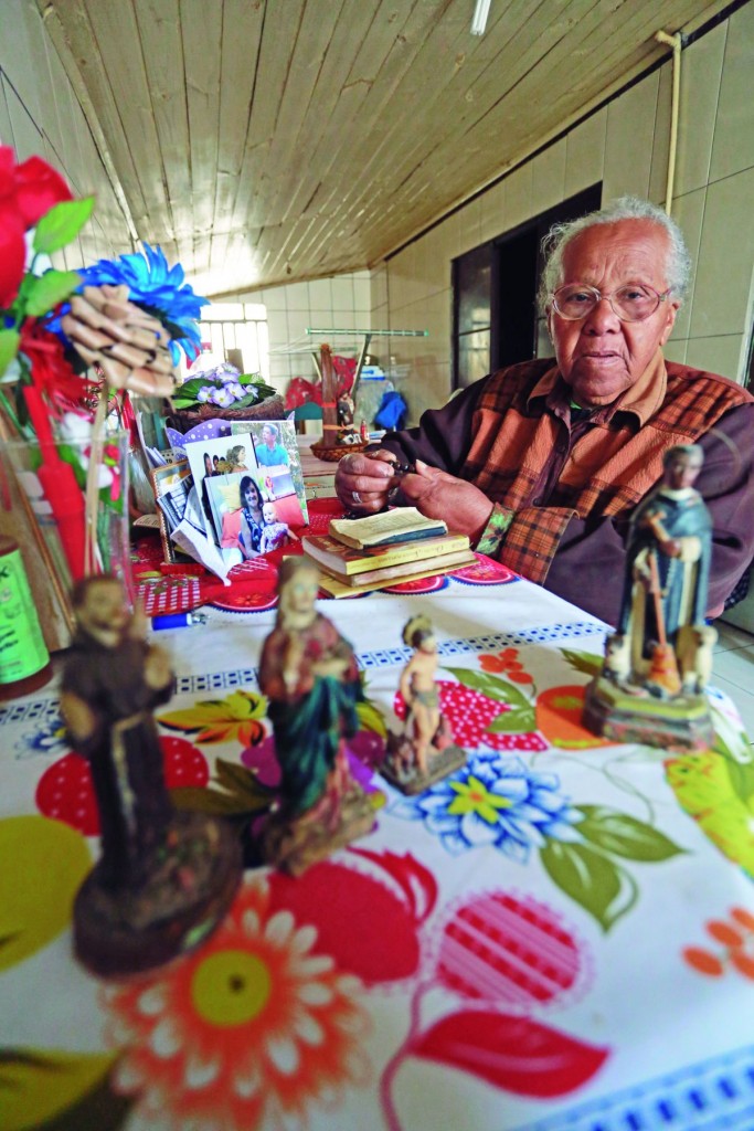 Benzedeiras de Curitiba promovem cura e alívio de doenças pela fé ...