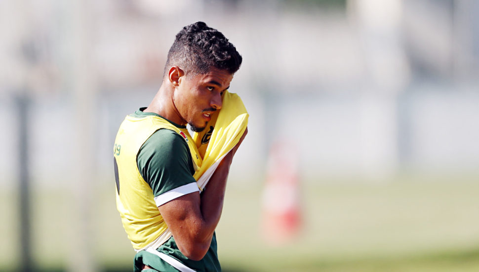 Lucas Ramon chega ao Coritiba e briga por posição com joia da base ...