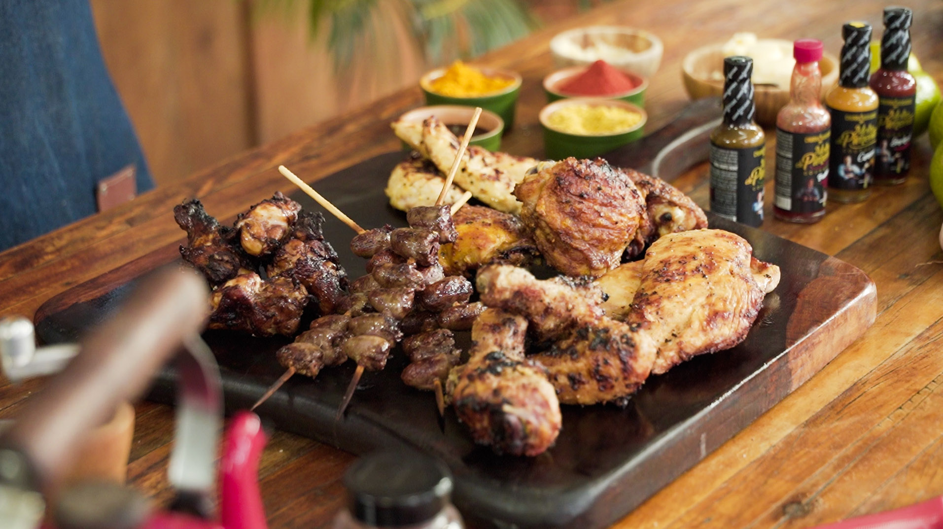 Receita de cinco cortes baratos de frango para ir direto na grelha