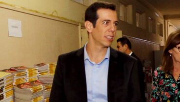 Renato Feder deixa a Secretaria de Educação do Paraná e vai pra SP