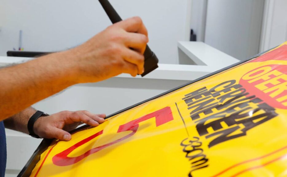 Cartazista turbina venda em supermercados de Curitiba; Segredo?