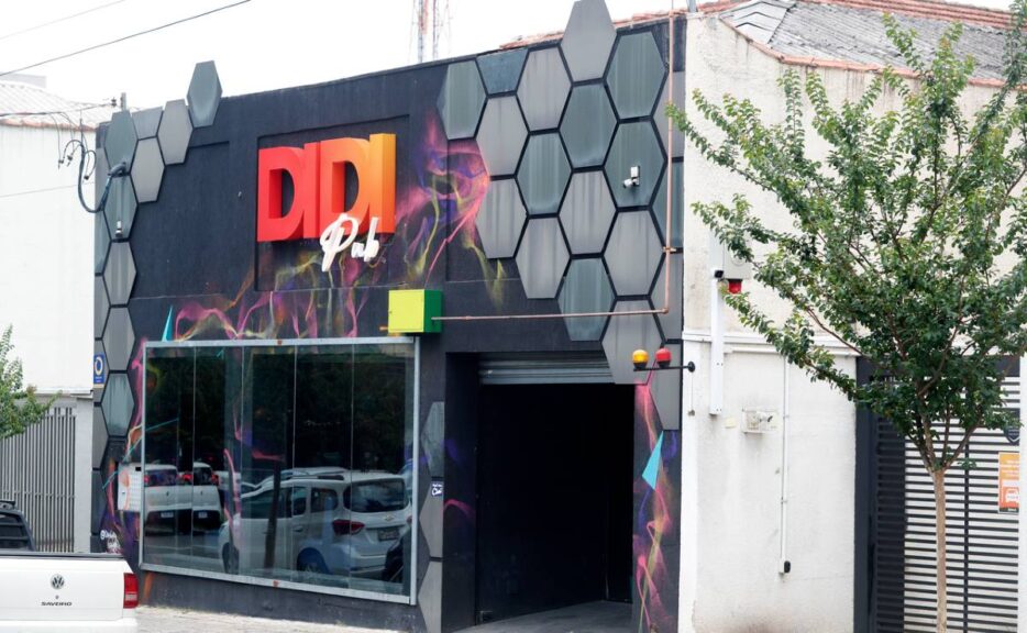 Imperador da cerveja em Curitiba! Bar do Didi promete balada em 2024