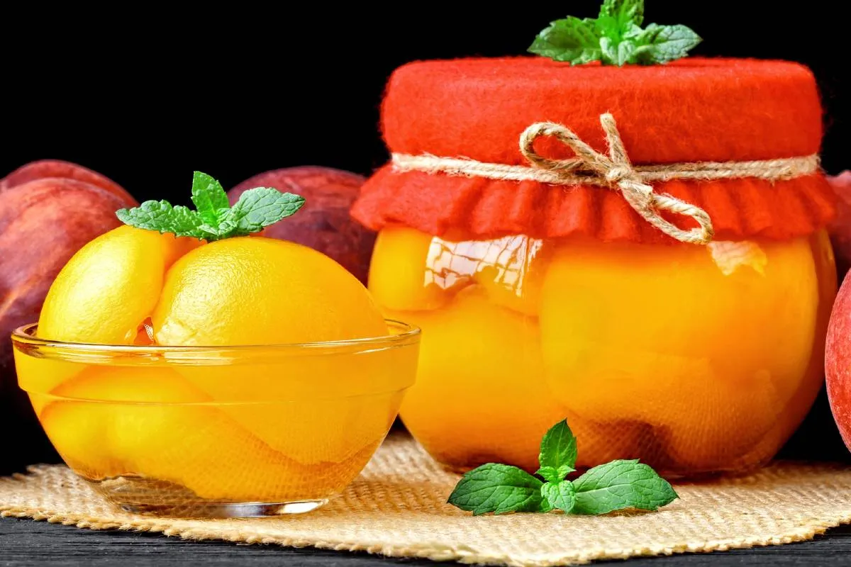 Compota de pêssego perfeita: receita fácil e com segredo