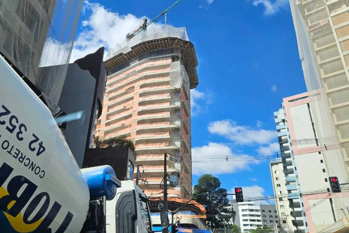 Obra do prédio mais alto de Curitiba avança com proporção gigante