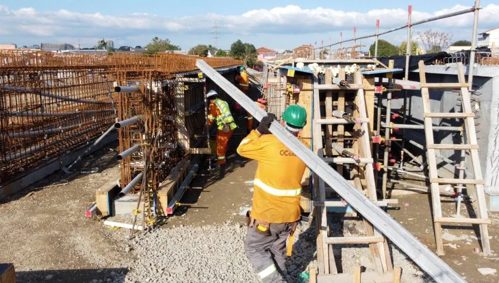 Novo viaduto de Curitiba: Obra exige desvios no trânsito