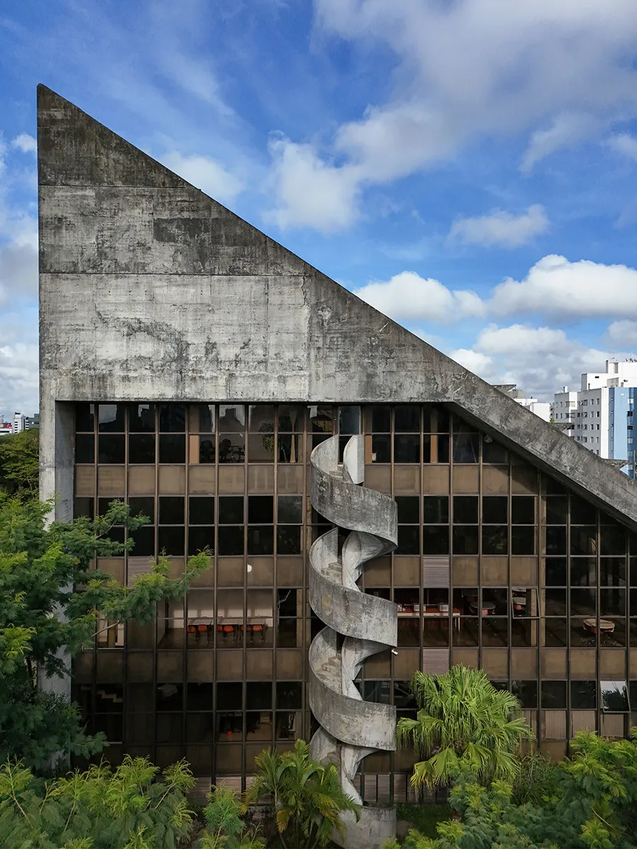 Prédio famoso de Curitiba foi considerado ousado e revolucionário