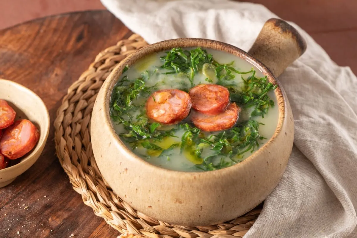 Caldo verde: 4 receitas práticas e deliciosas para os dias frios ...