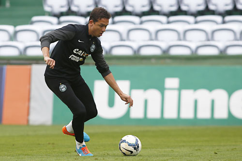 Há 8 anos, Keirrison marcava três gols na mesma partida | Tribuna do Paraná