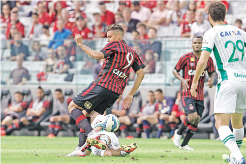 Após ficar afastado por indisciplina, Crysan parece ter aprendido a ...