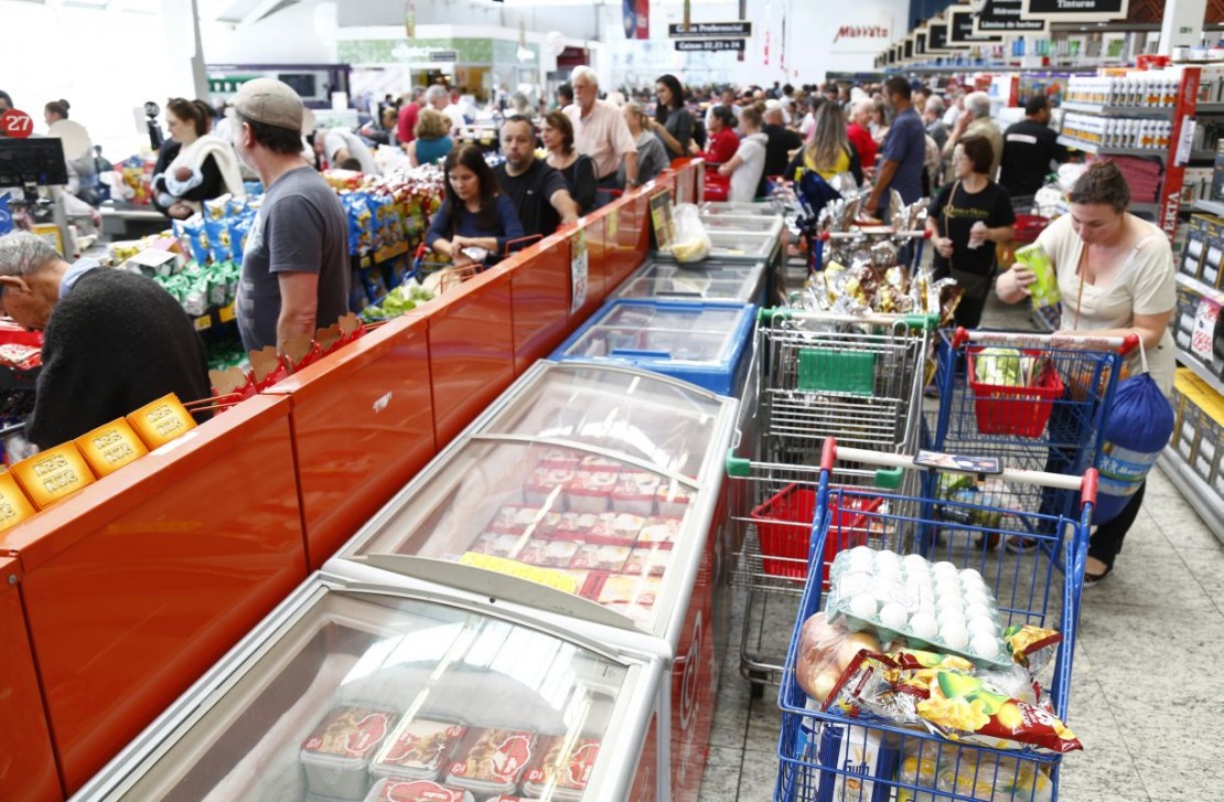 Super Muffato faz promoção com produtos abaixo dos R$ 0,99 em Curitiba ...