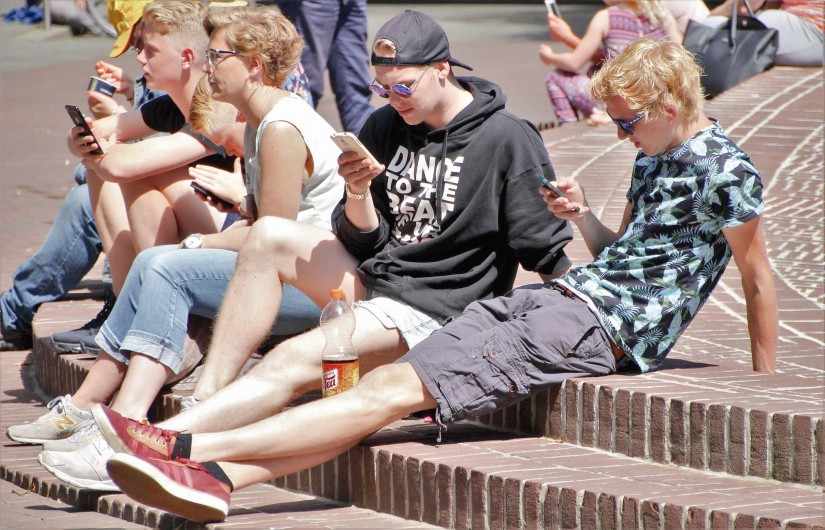 Alerta: veja como o uso irregular do celular pode prejudicar sua saúde