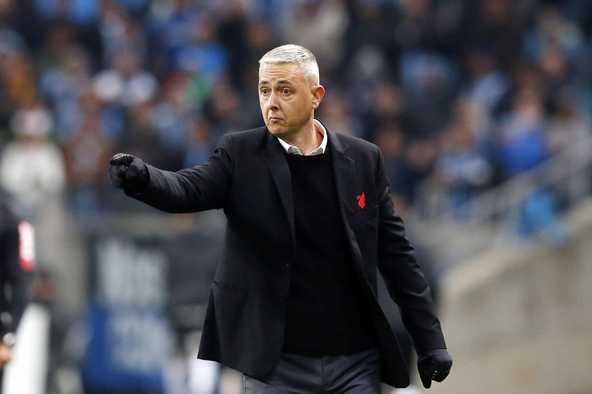 Tiago Nunes reconhece oscilação do Athletico, mas segue confiante