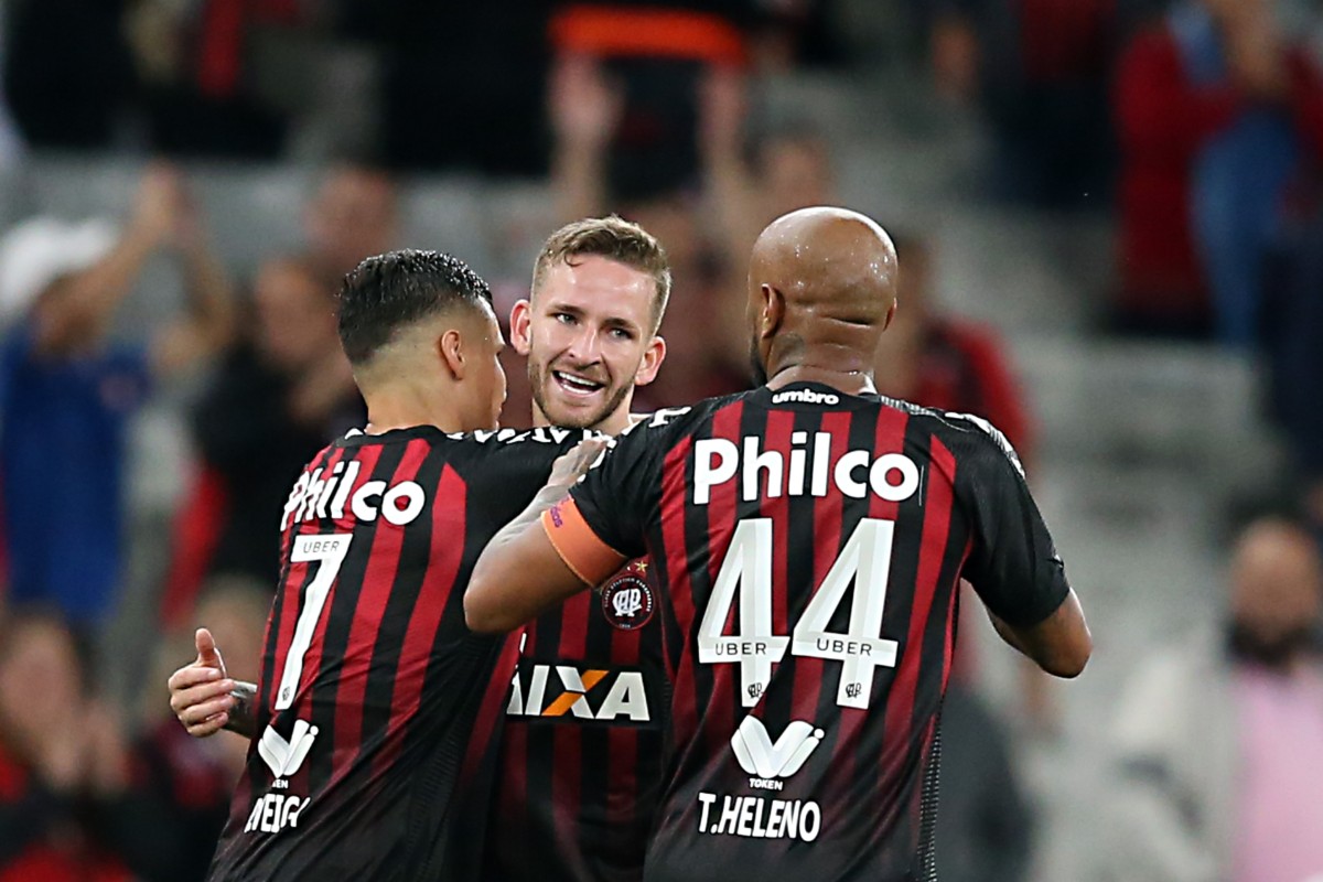 Dupla Léo Pereira e Thiago Heleno está de volta ao Athletico