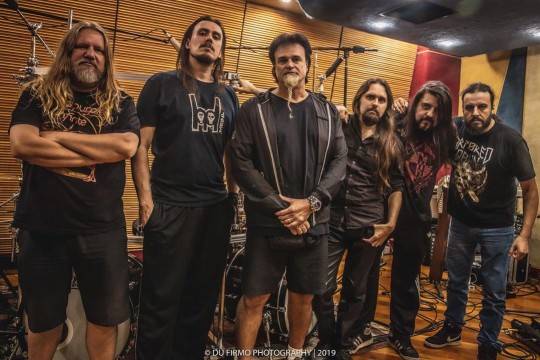 Banda de heavy metal Armored Dawn lança disco com história de viking