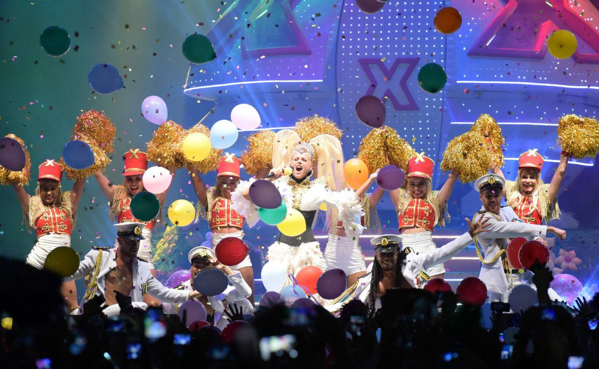 Com direito a nave, Xuxa chega a Curitiba neste sábado com o 'Xuxa Xou'