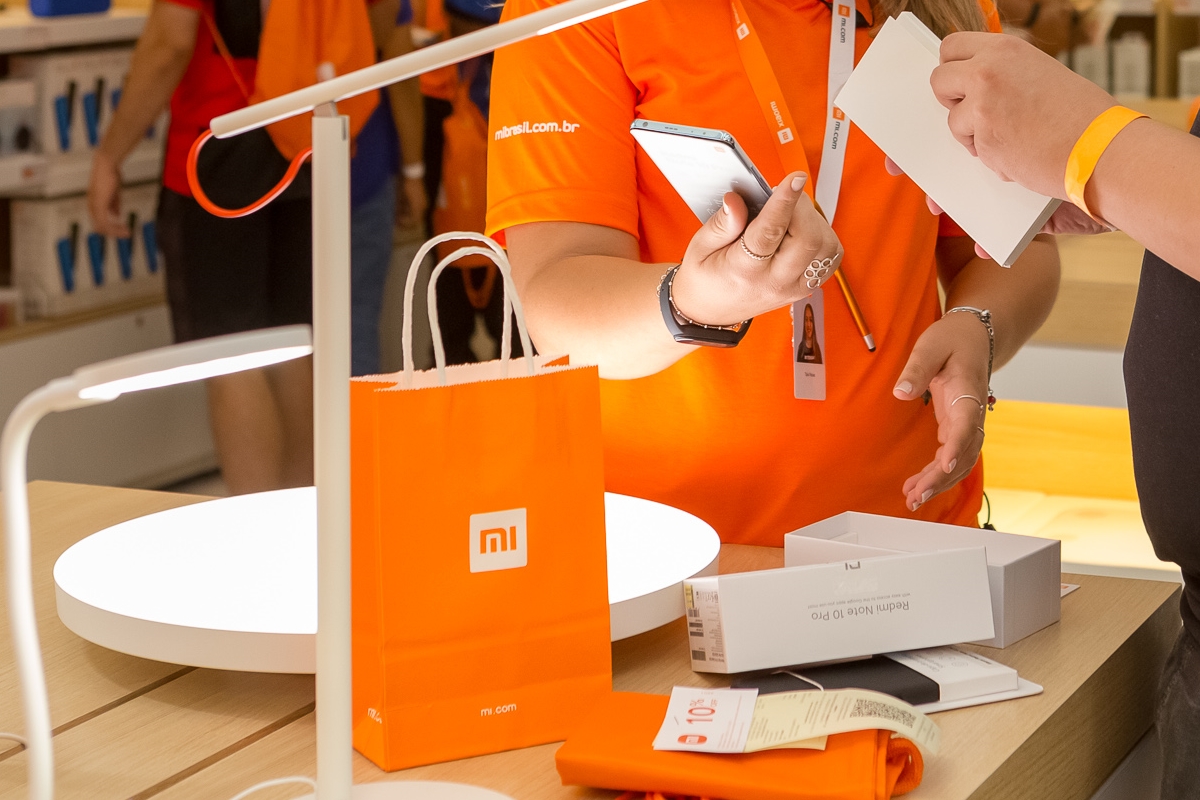 Xiaomi abre loja em Curitiba e faz promoção de celular com mais de 30% ...
