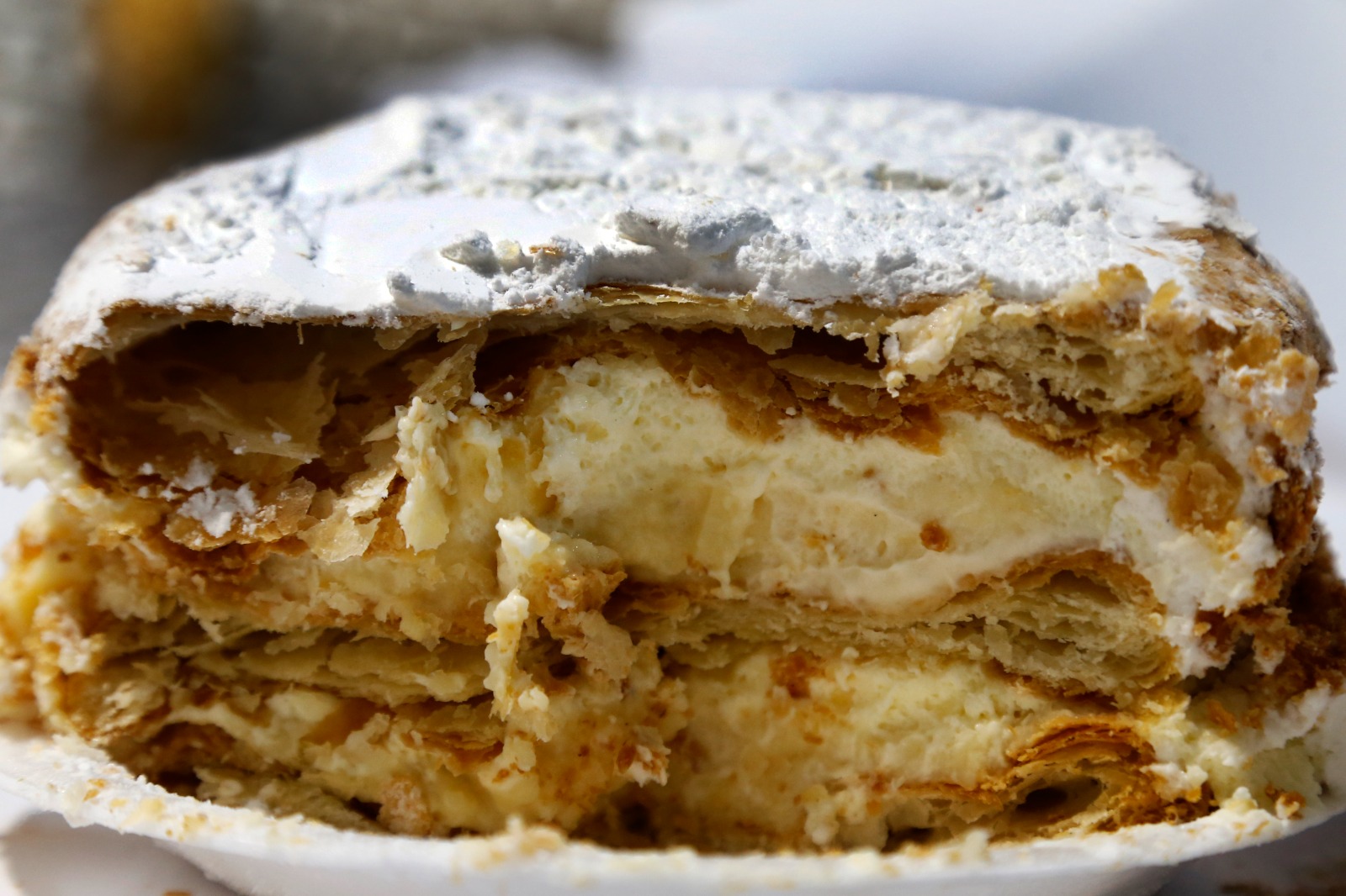 Torta mil folhas: o doce é estrela numa das confeitarias mais antigas ...